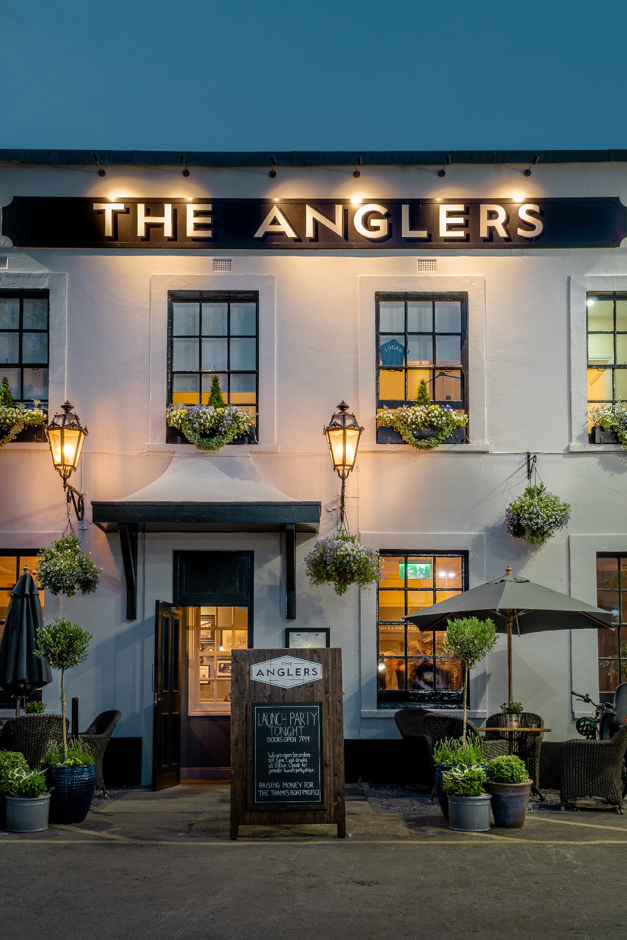 The Anglers at Teddington Lock - Fuller's Pub and Restaurant in Teddington