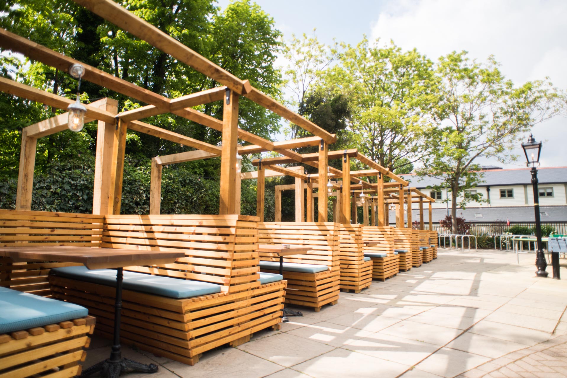 Pub garden | The Anglers Pub & Restaurant, Teddington
